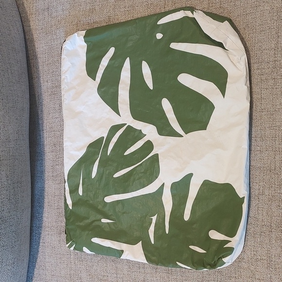 ALOHA Collection | Bags | Aloha Collection Max Pouch Creamgreen Used ...